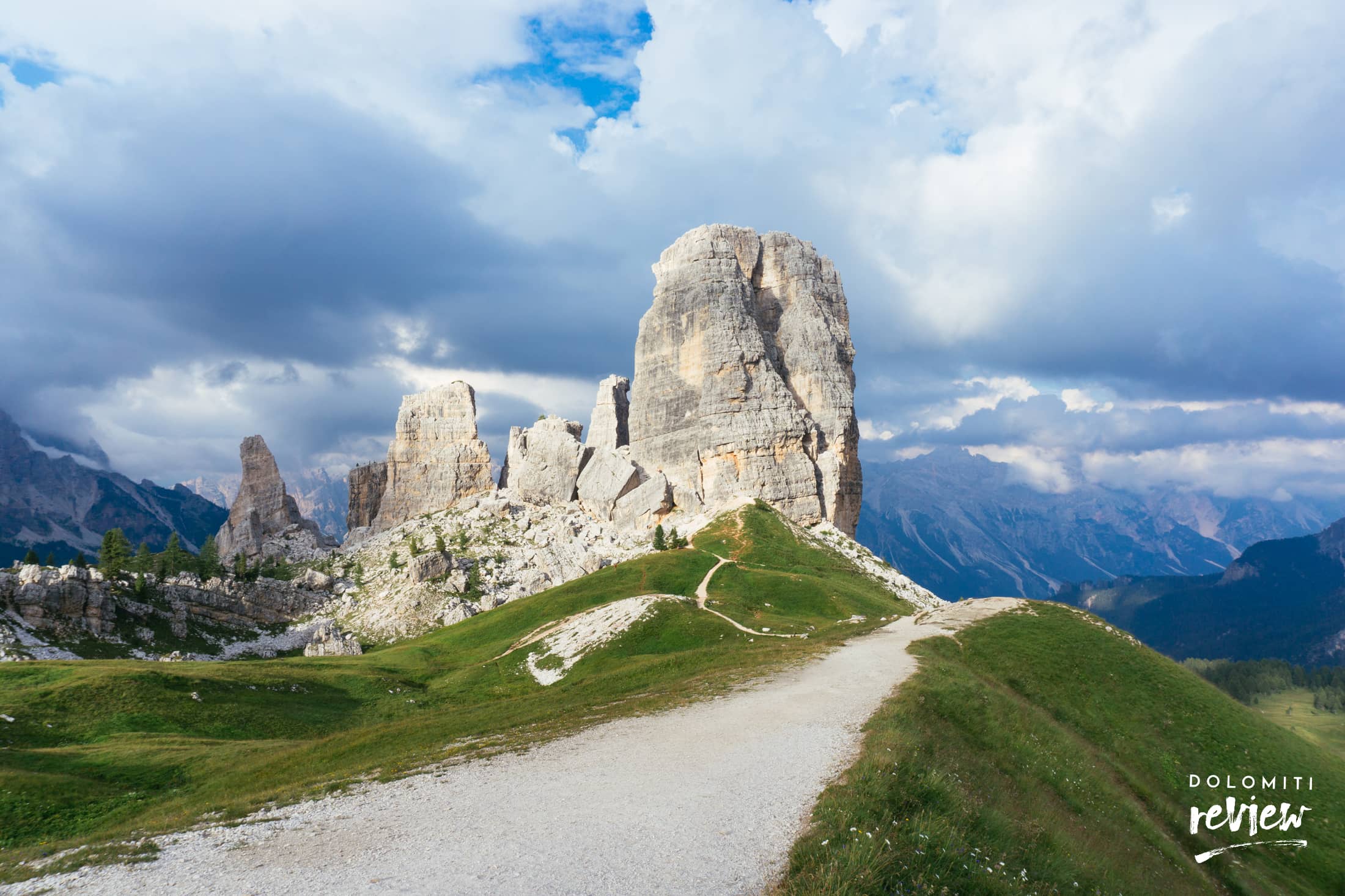 Come arrivare alle Cinque Torri? 5 itinerari da conoscere ~ Dolomiti Review