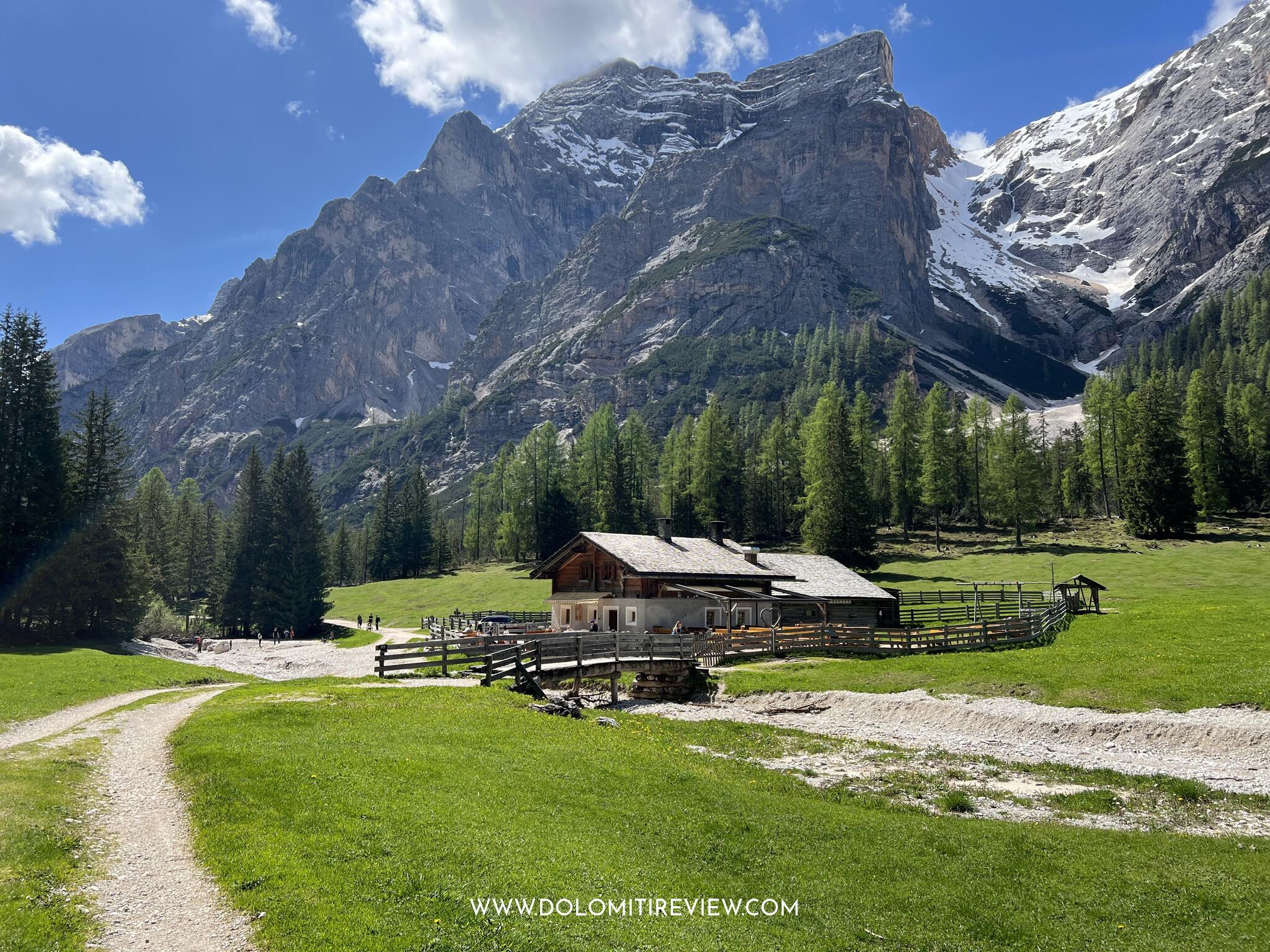 Malga Foresta dal Lago di Braies: facile passeggiata in un angolo ...