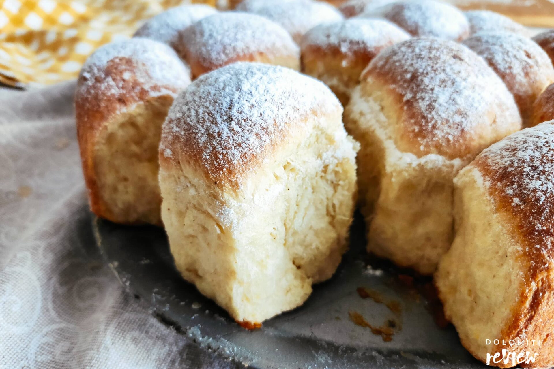 Buchteln: la ricetta del dolce lievitato tipico dell'Alto Adige ...