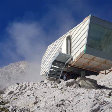 Bivacco Fanton sulle Marmarole: il nuovo bivacco si trova a forcella ...